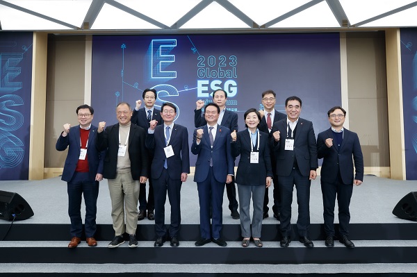 “위협 아닌 기회” 제주에서 ESG 전문가들 머리 맞대 - Kollo